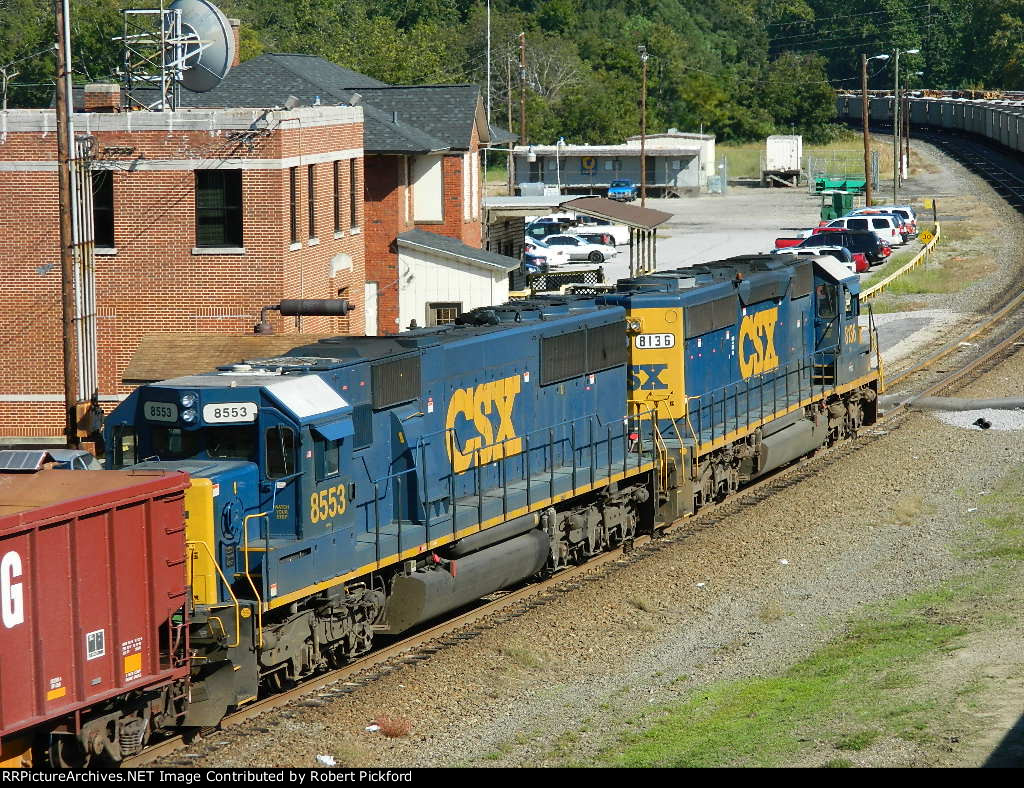 CSX 8136 (SD40-2) AND 8553 (SD50)